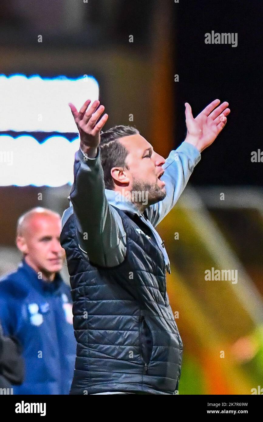 Thomas parsons referee hi-res stock photography and images - Alamy