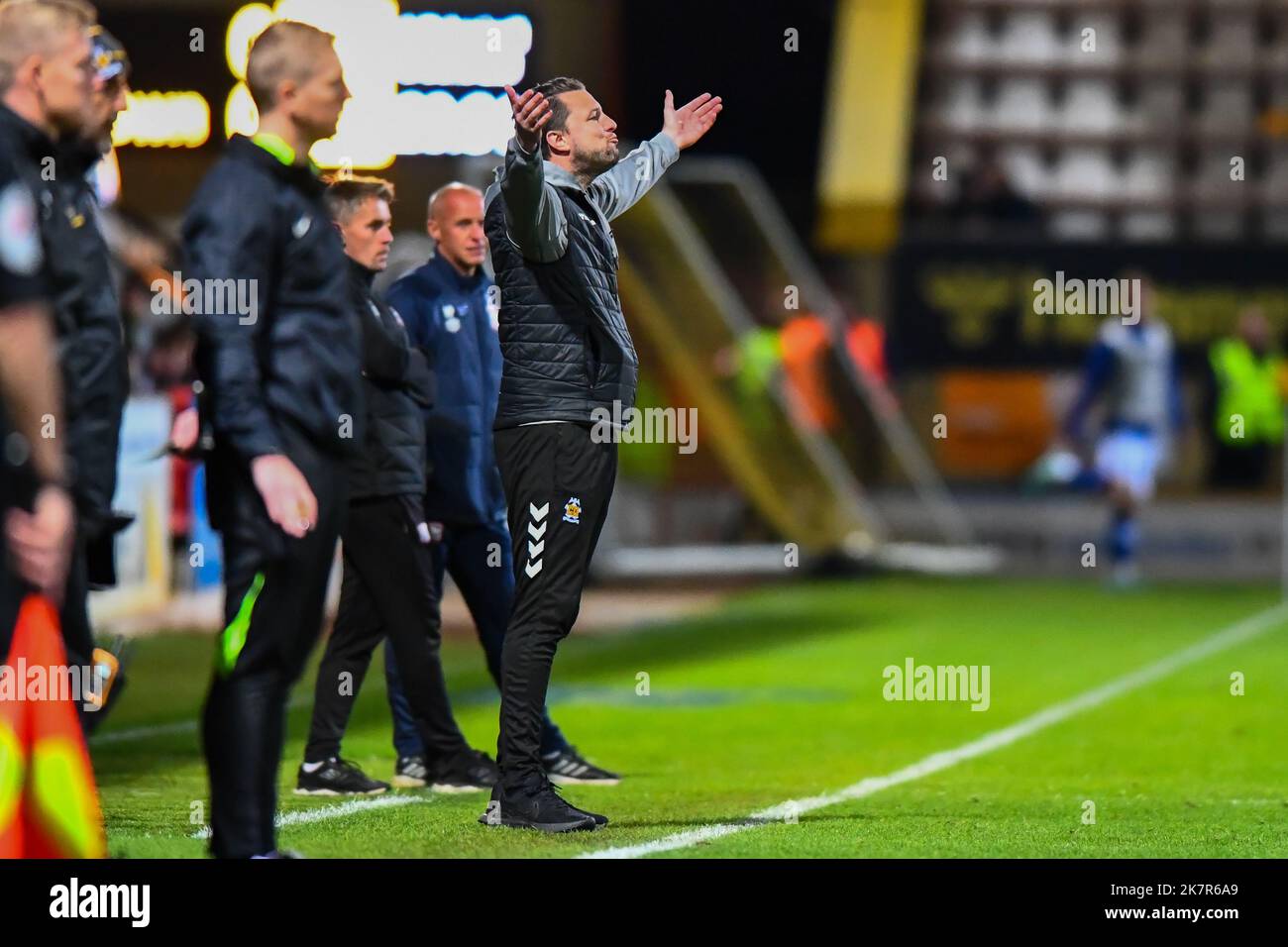 Match referee thomas parsons hi-res stock photography and images - Alamy