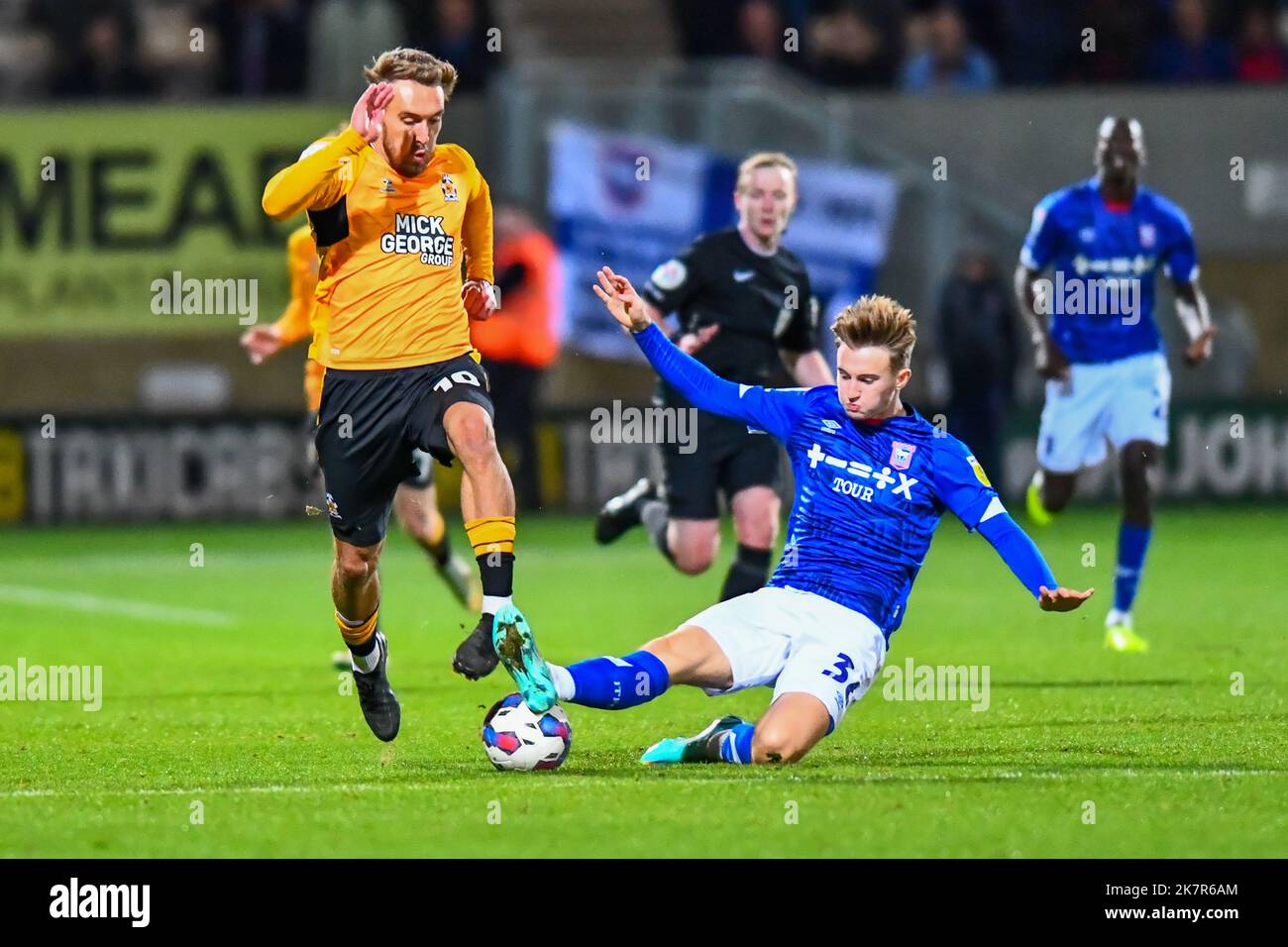Cambridge, UK. 18th October 2022Sam Smith (10 Cambridge United ...