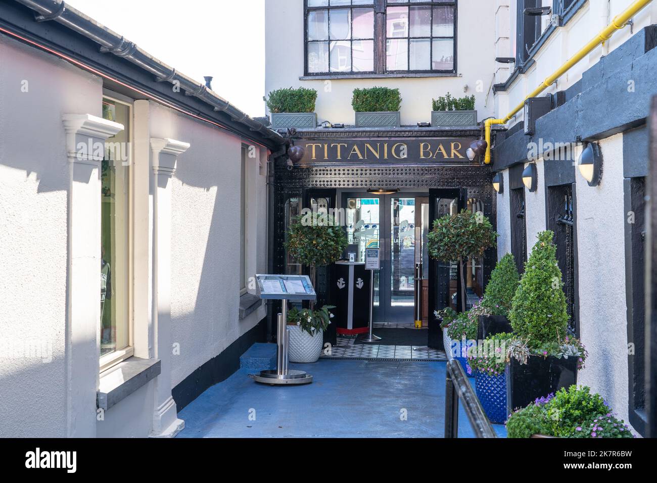 Titanic Bar and Grill located in the White Star Line Building where ...