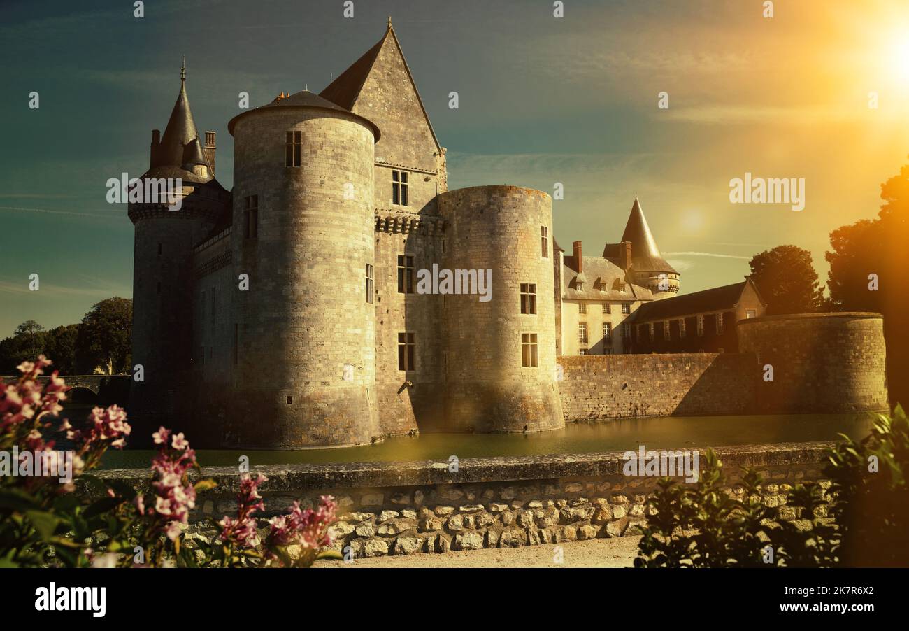 Medieval castle of Sully-sur-Loire, France Stock Photo - Alamy