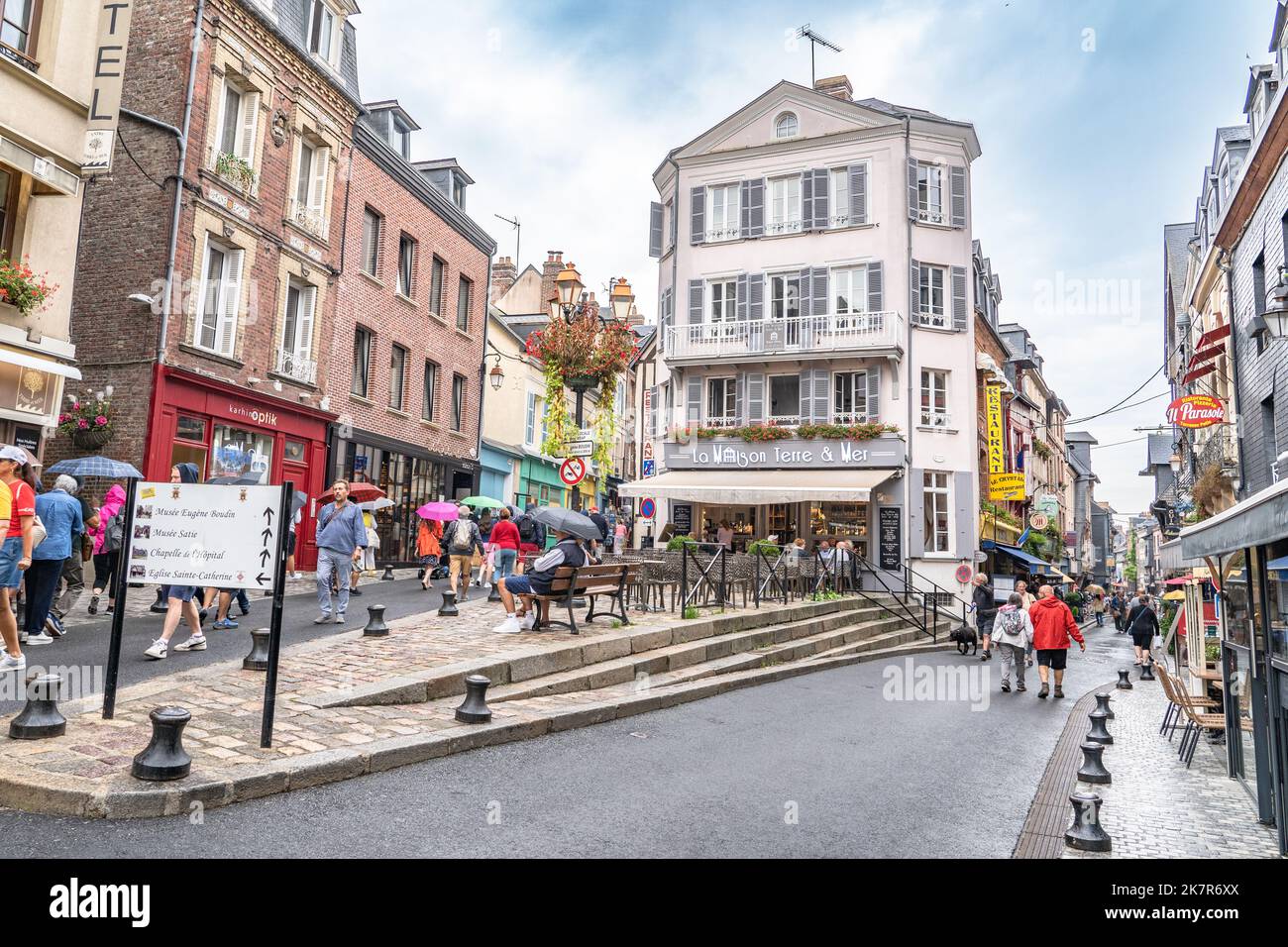 Scenic restaurants and shops in Honfleur, France Stock Photo - Alamy
