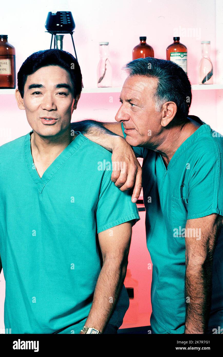 Quincy jack klugman 1976 hi-res stock photography and images - Alamy