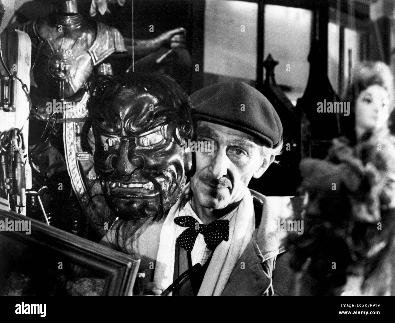 Peter Cushing Film: From Beyond The Grave (1974) Characters: The ...