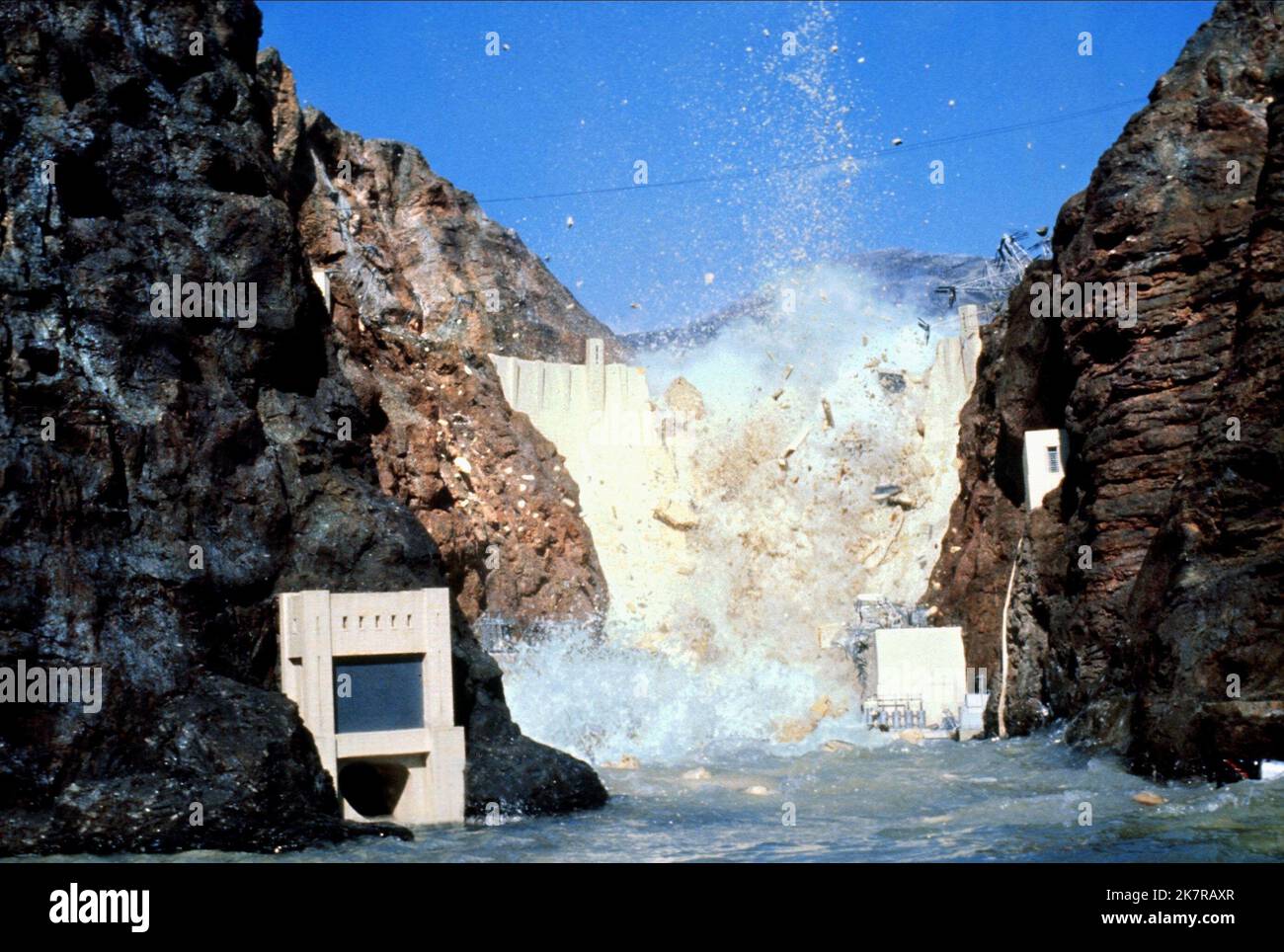 Breaking dam scene superman hi-res stock photography and images - Alamy