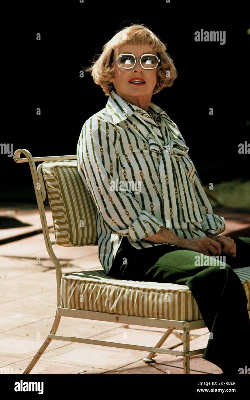 Bette Davis Film Burnt Offerings (1976) Characters: Aunt Elizabeth ...