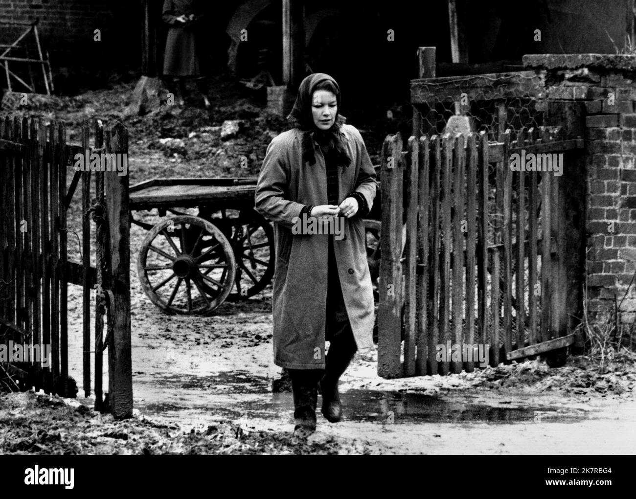 Glenda Jackson Film: The Triple Echo (1975) Characters: Alice Director ...