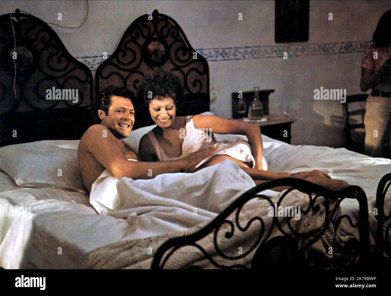 Marcello mastroianni sophia loren sunflower hi-res stock photography ...