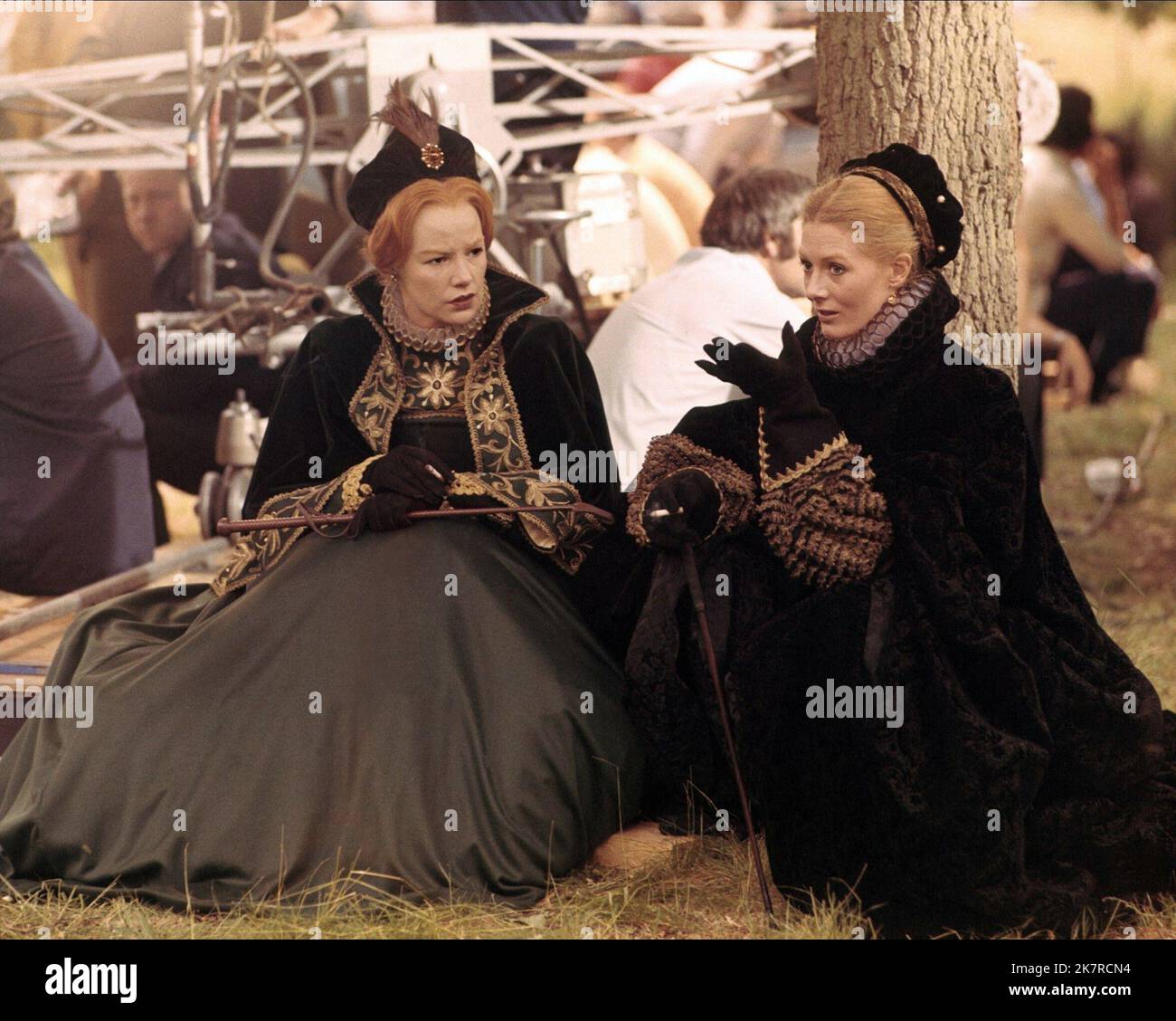 Glenda jackson in mary queen of scots hi-res stock photography and ...