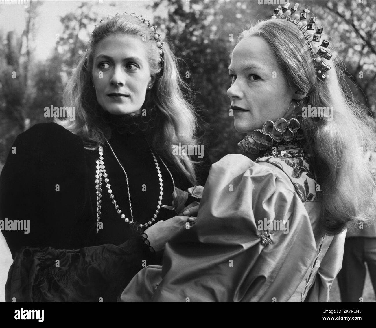 Vanessa Redgrave & Glenda Jackson Film Mary, Queen Of Scots (1973 ...