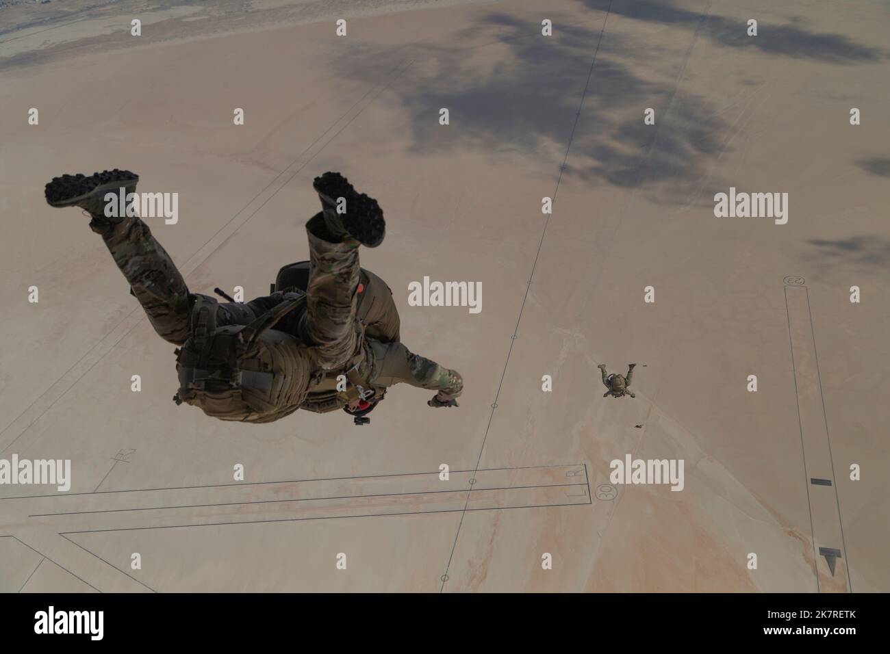 Test parachute team hi-res stock photography and images - Alamy