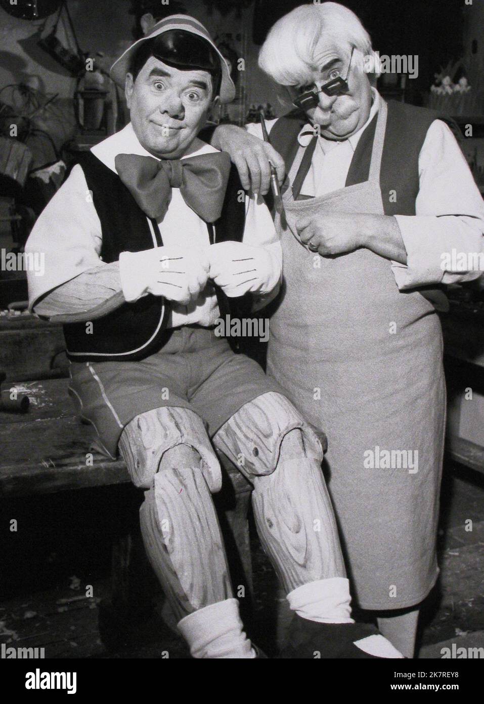 Ronnie Corbett & Ronnie Barker Television: The Two Ronnies (TV-Serie ...