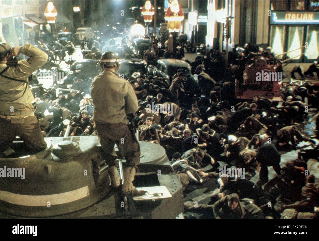 Street Scene Film 1941 (USA 1979) Director: Steven Spielberg 13 ...