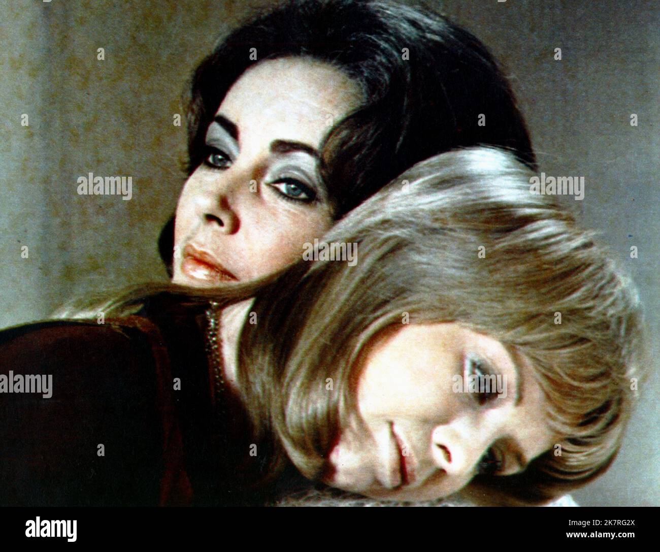 Elizabeth Taylor & Susannah York Film: Zee & Co (1972) Characters: Zee ...