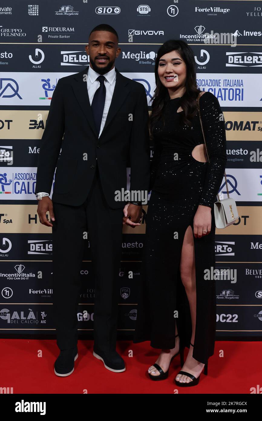 Milan, Italy. 17th Oct, 2022. Gleison Bremer and his partner during the ...