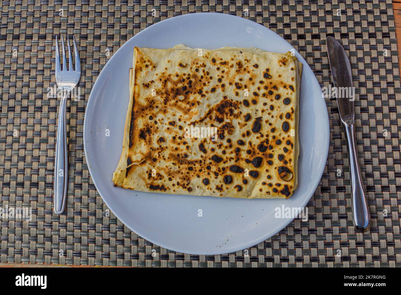 Typical food in Turkey - stuffed pastry Gozleme Stock Photo - Alamy