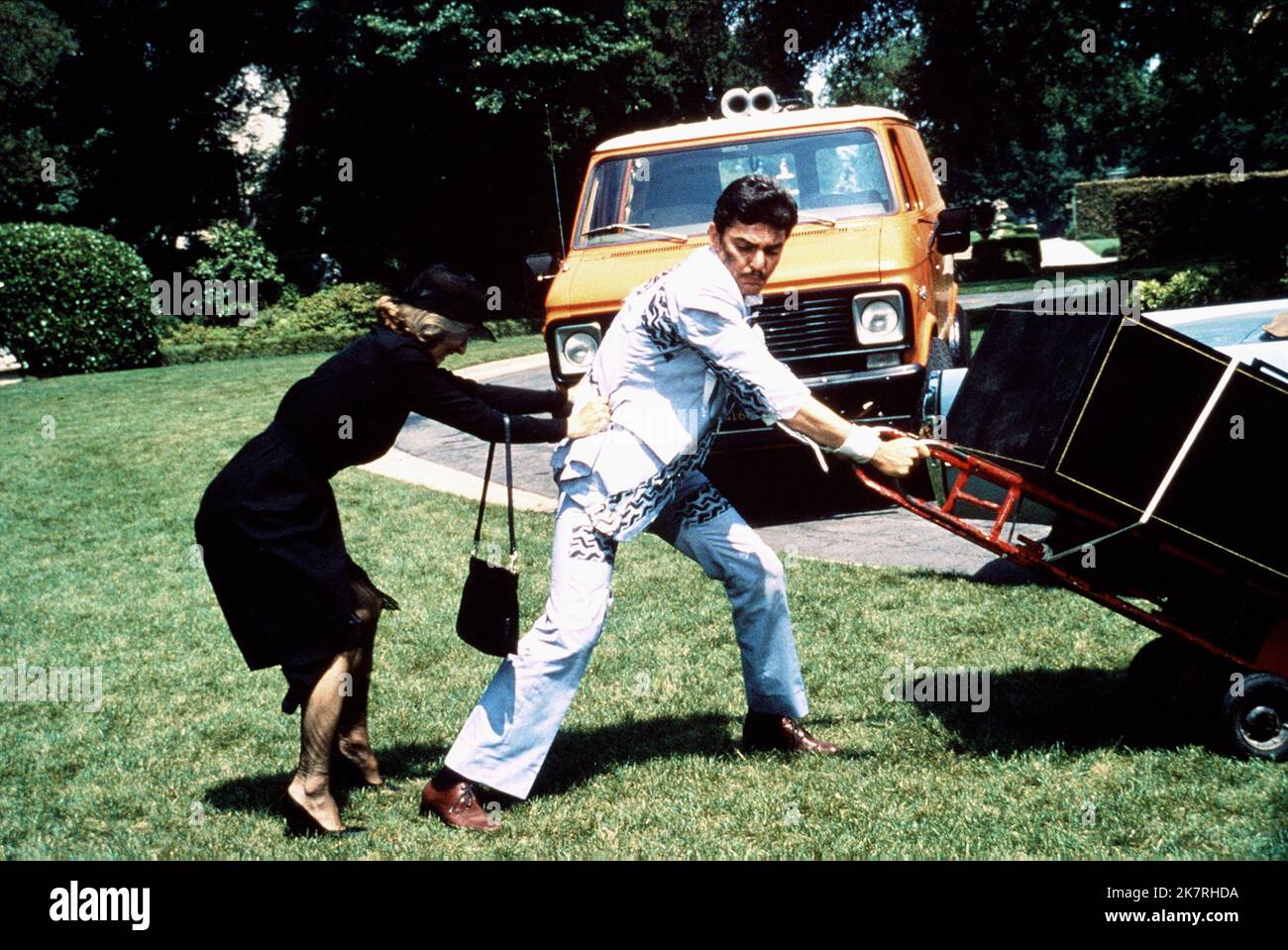 Cloris Leachman & Richard Benjamin Film Scavenger Hunt (1979 ...