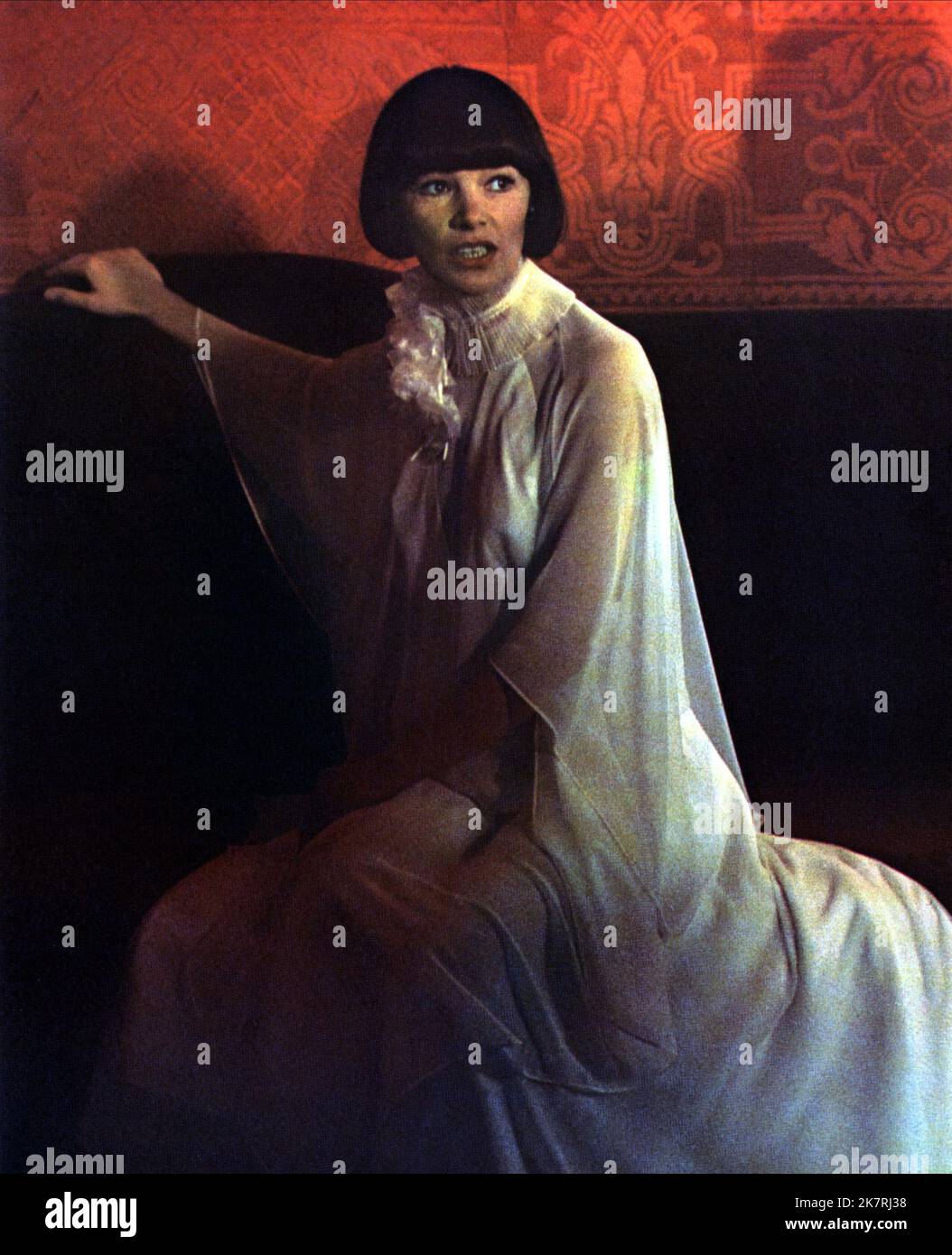 Glenda Jackson Film The Romantic Englishwoman (1979) Characters ...