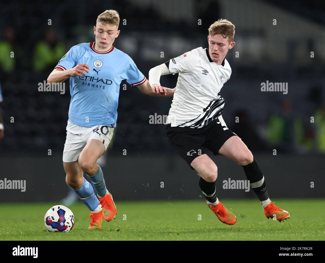 Derby, England, 18th October 2022. Jack Rooney of Derby County (R ...