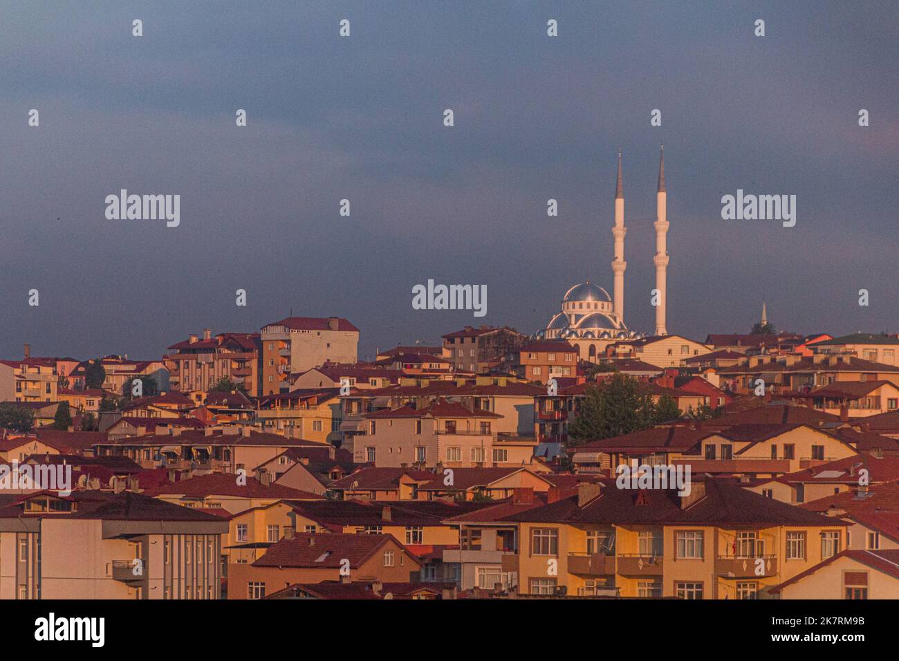 Hilltop mosque hi-res stock photography and images - Alamy