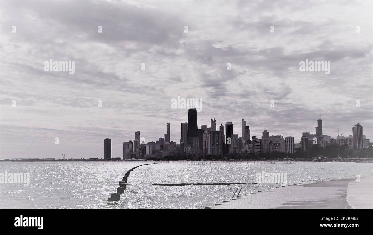 Lake Michigan and Chicago skyline. Great walk along the lakeshore ...