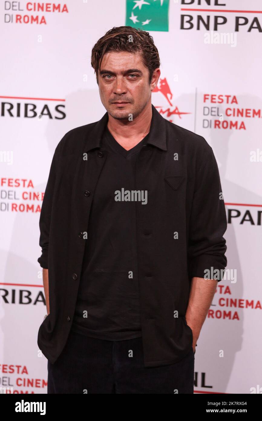 Rome, Italy. 18th Oct, 2022. Riccardo Scamarcio poses during the photocall of the movie "L'ombra ...