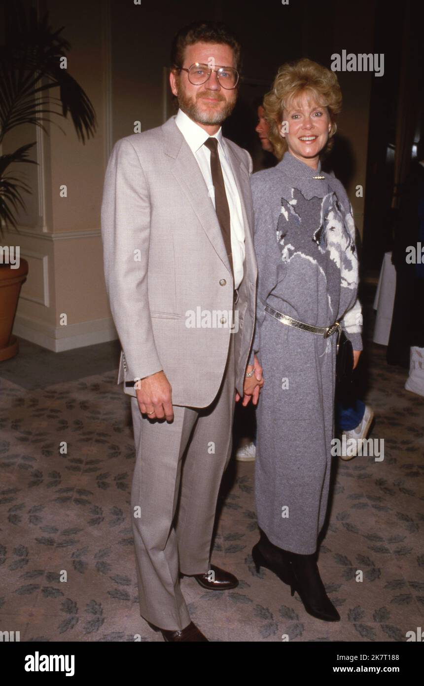 Elizabeth Montgomery and Robert Foxworth at Amnesty International's 25th Anniversary Celebration ...