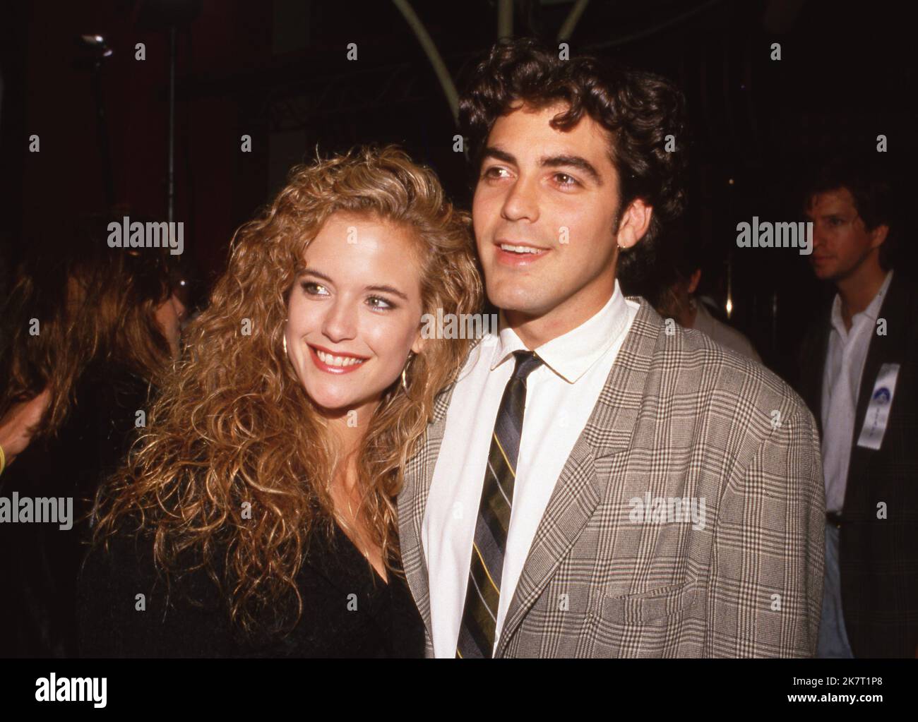 Kelly preston george clooney hi-res stock photography and images - Alamy