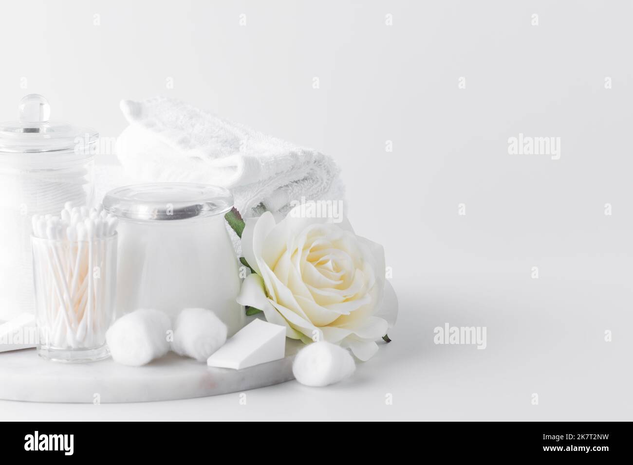 White airy cloth hi-res stock photography and images - Alamy