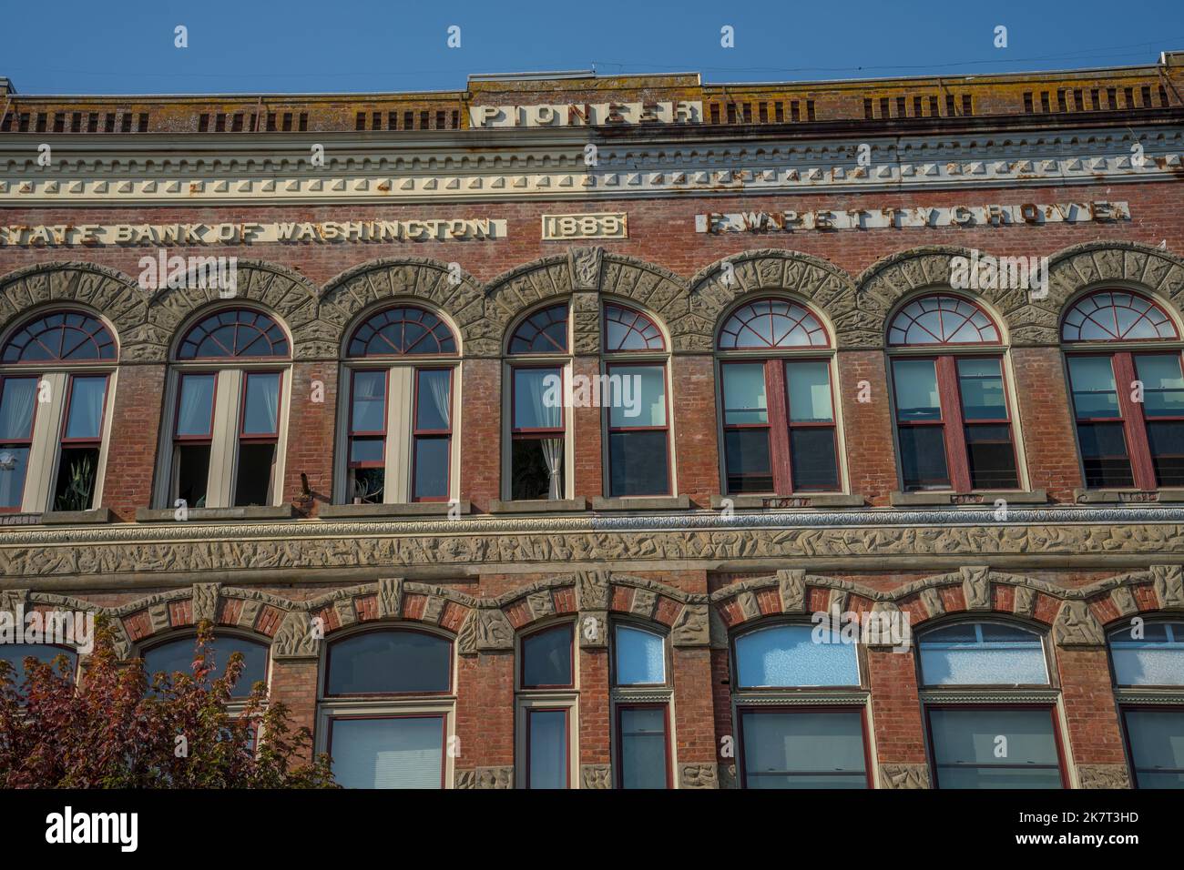 Pioneer building hi-res stock photography and images - Alamy