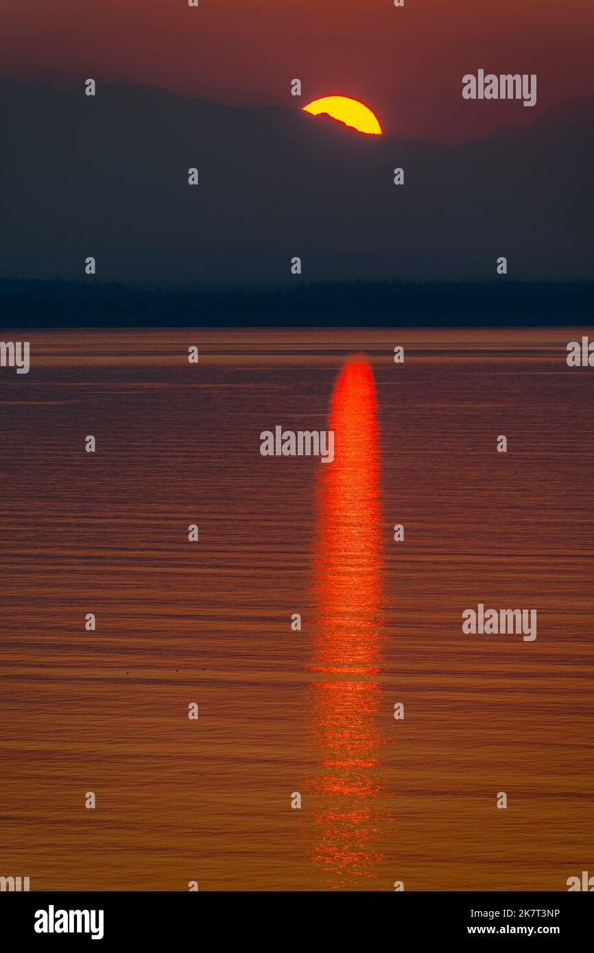 View of the sunset over the Protection Island Aquatic Reserve near Port ...