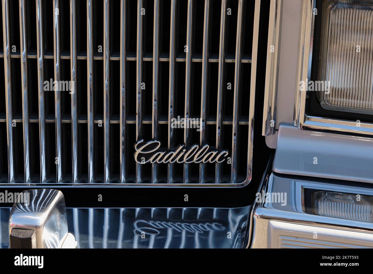 close up image of classic Cadillac front grille Stock Photo - Alamy
