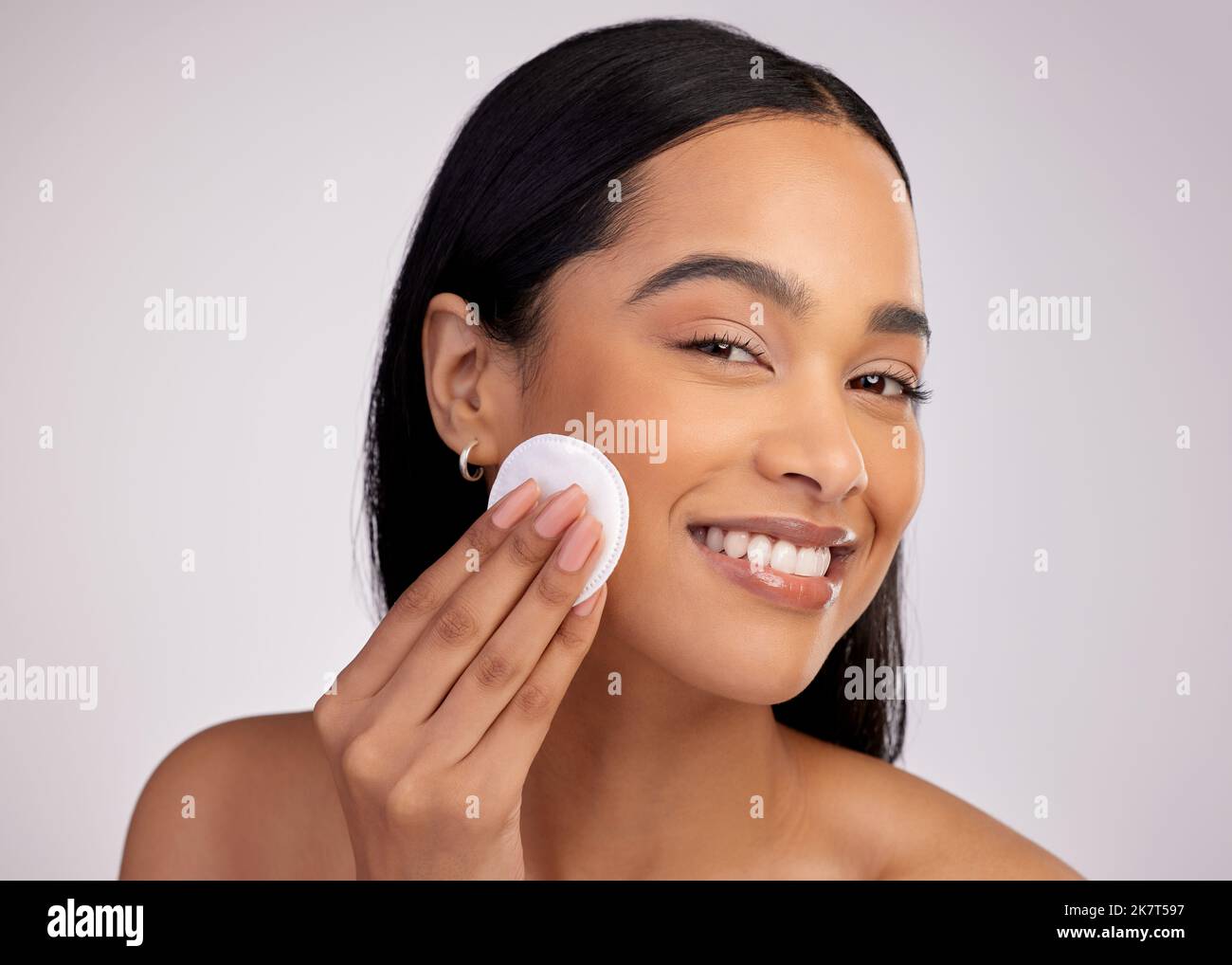Exfoliating face hi-res stock photography and images - Alamy