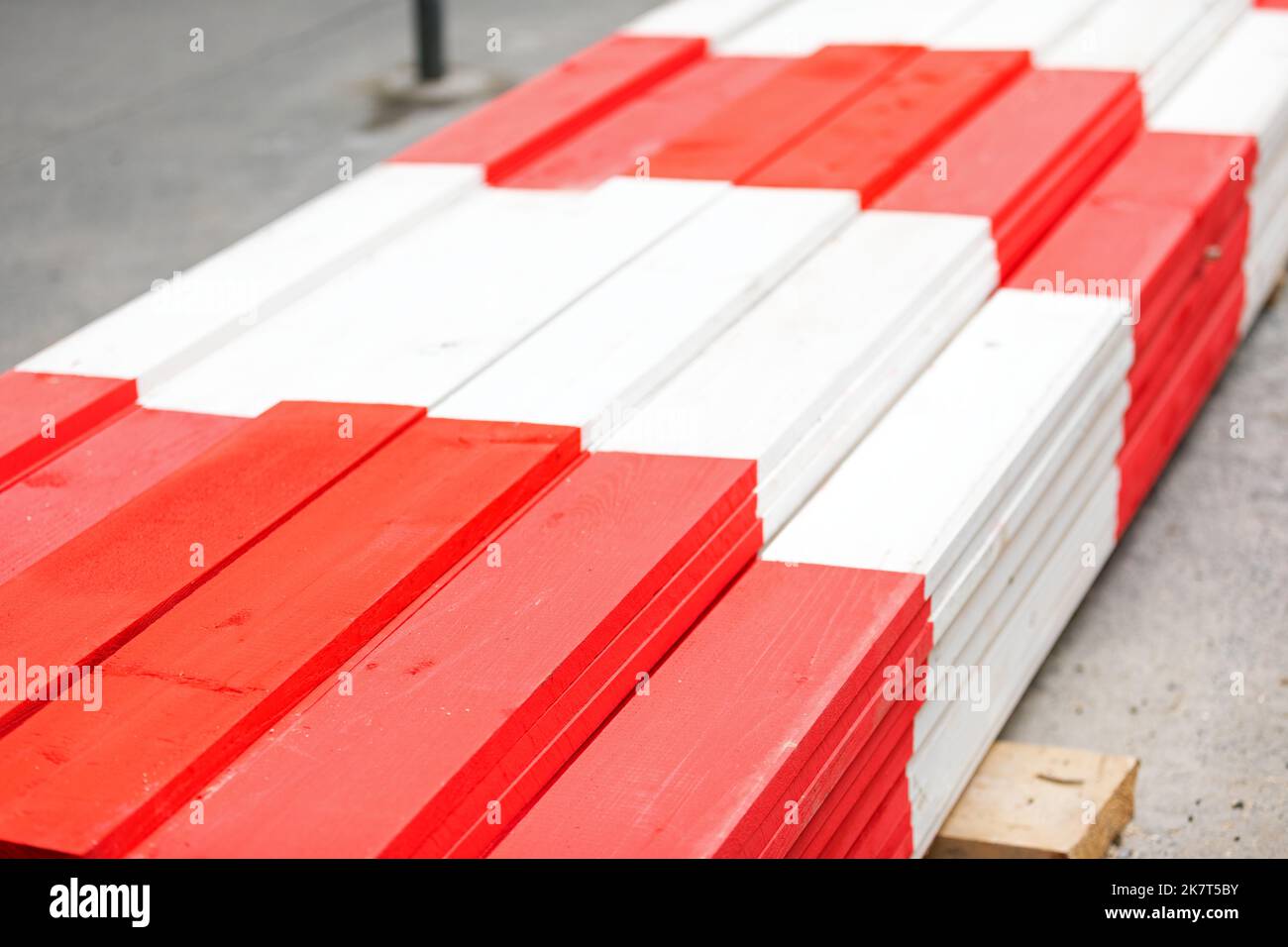 Roadworks, road signsand and barriers, work in progress Stock Photo - Alamy
