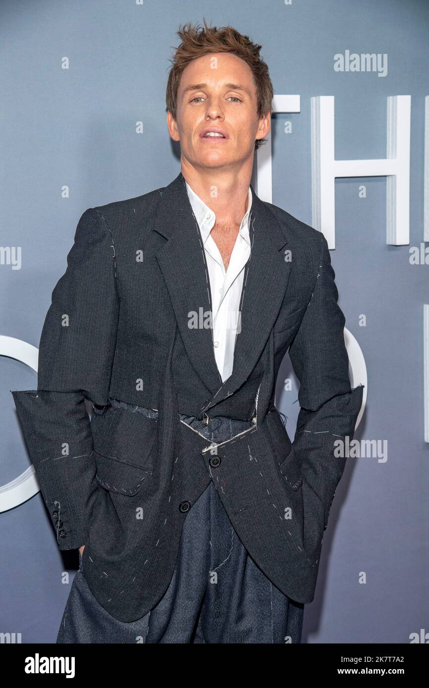 NEW YORK, NEW YORK - OCTOBER 18: Eddie Redmayne attends Netflix's "The Good Nurse" New York ...