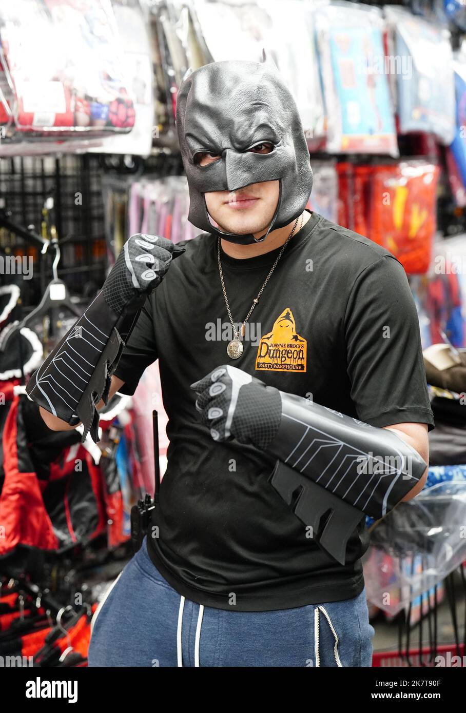St. Louis, United States. 18th Oct, 2022. Worker Isaiah Luna shows off ...