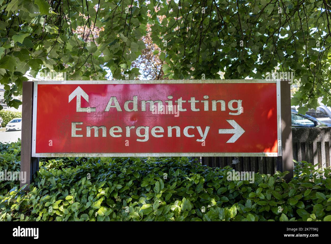 View of directional sign Admittimg Emergency at the entrance of Lions ...