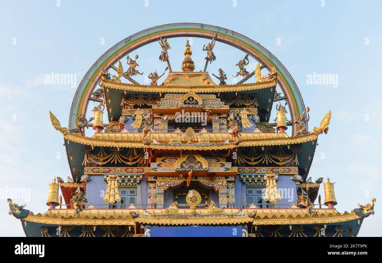 Temple in gold hi-res stock photography and images - Alamy