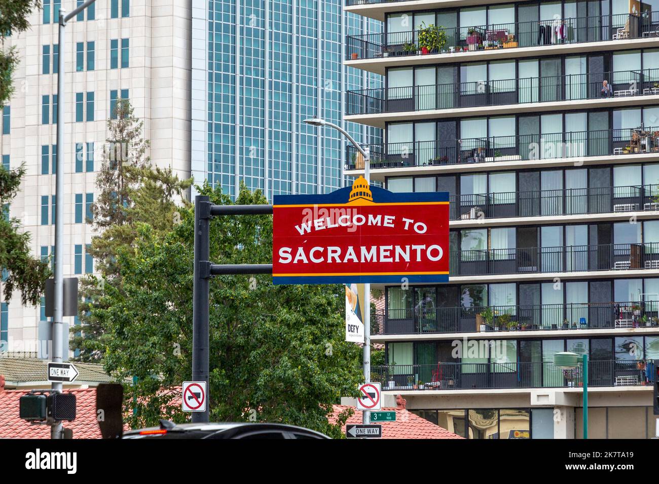 Sacramento, USA - June 4, 2022: welcome to Sacramento sign in downtown Sacramento Stock Photo ...