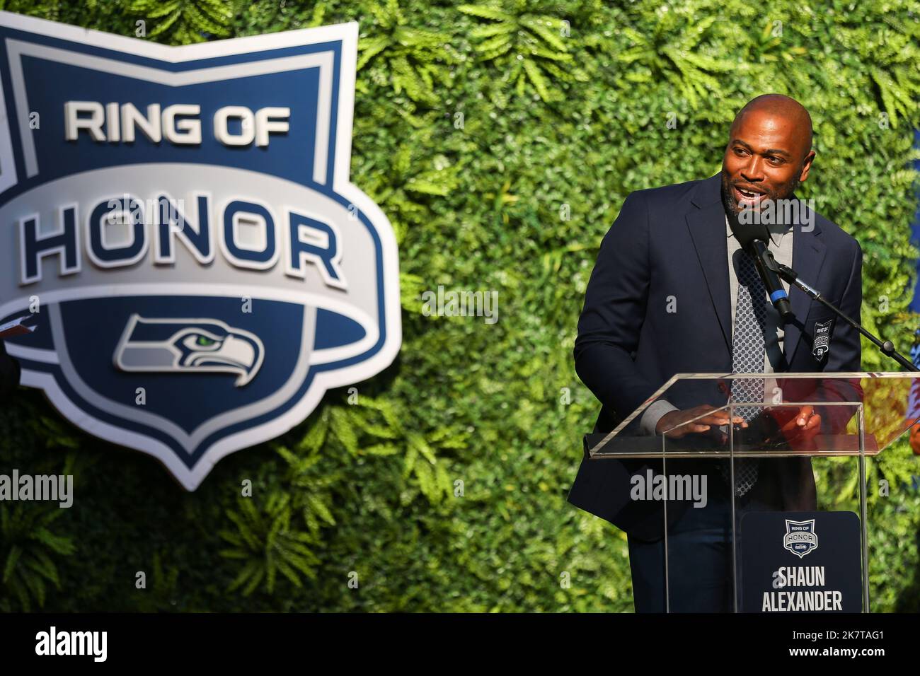 Halftime induction ceremony hi-res stock photography and images - Alamy