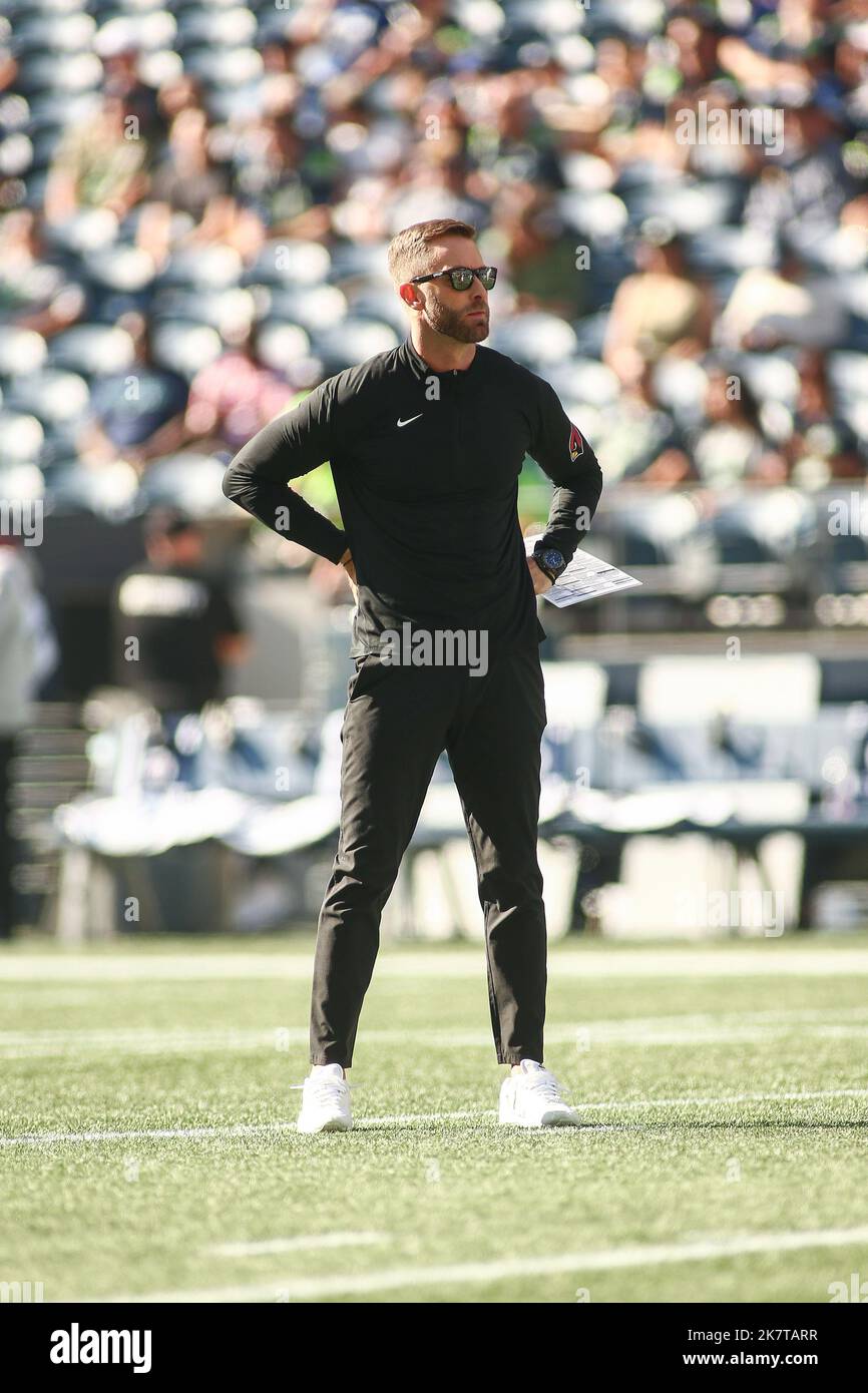 October 16, 2022: Arizona Cardinals Kliff Kingsbury on the field before ...