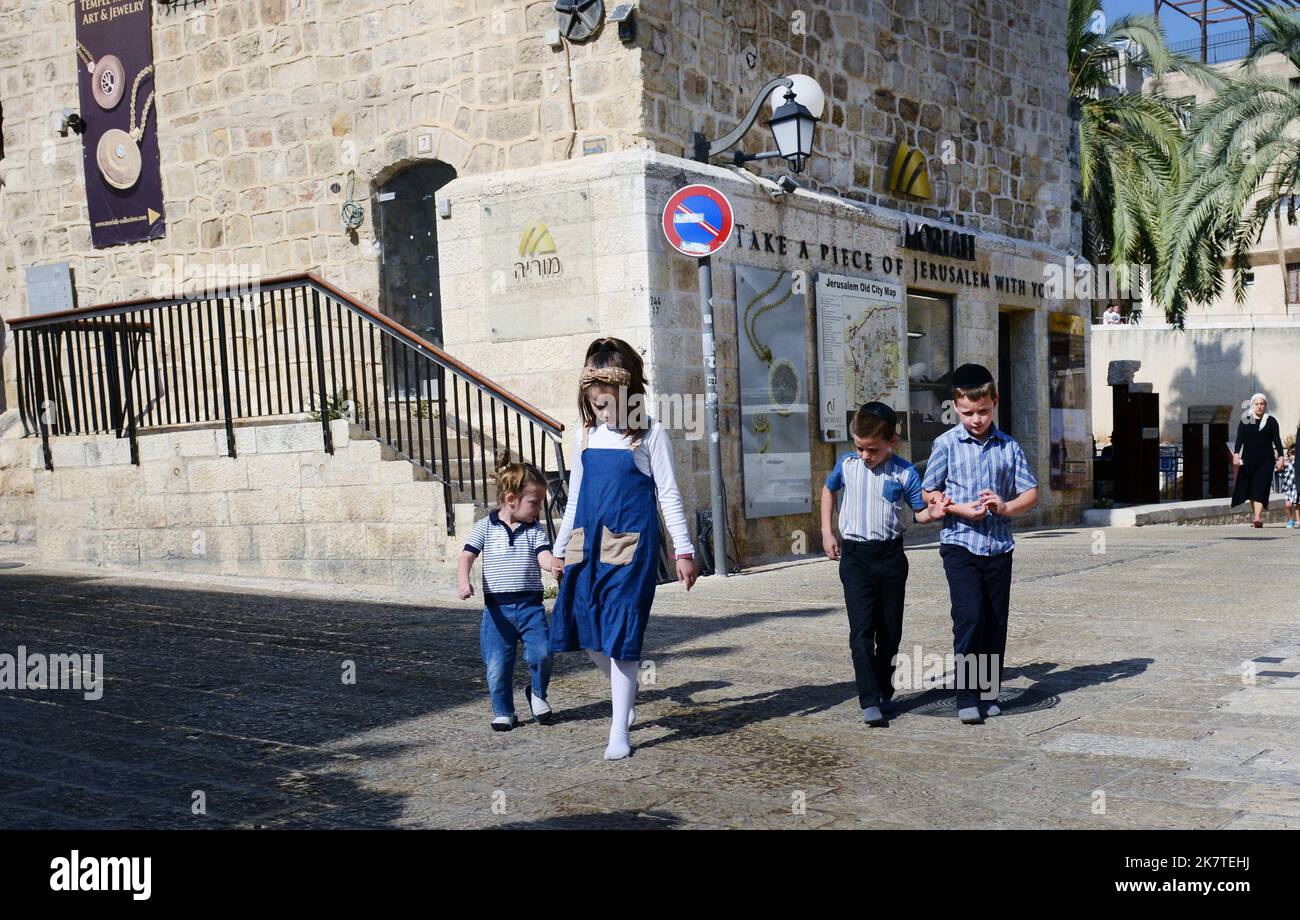 Israeli children in the Jewish quarter in the old city of Jerusalem ...