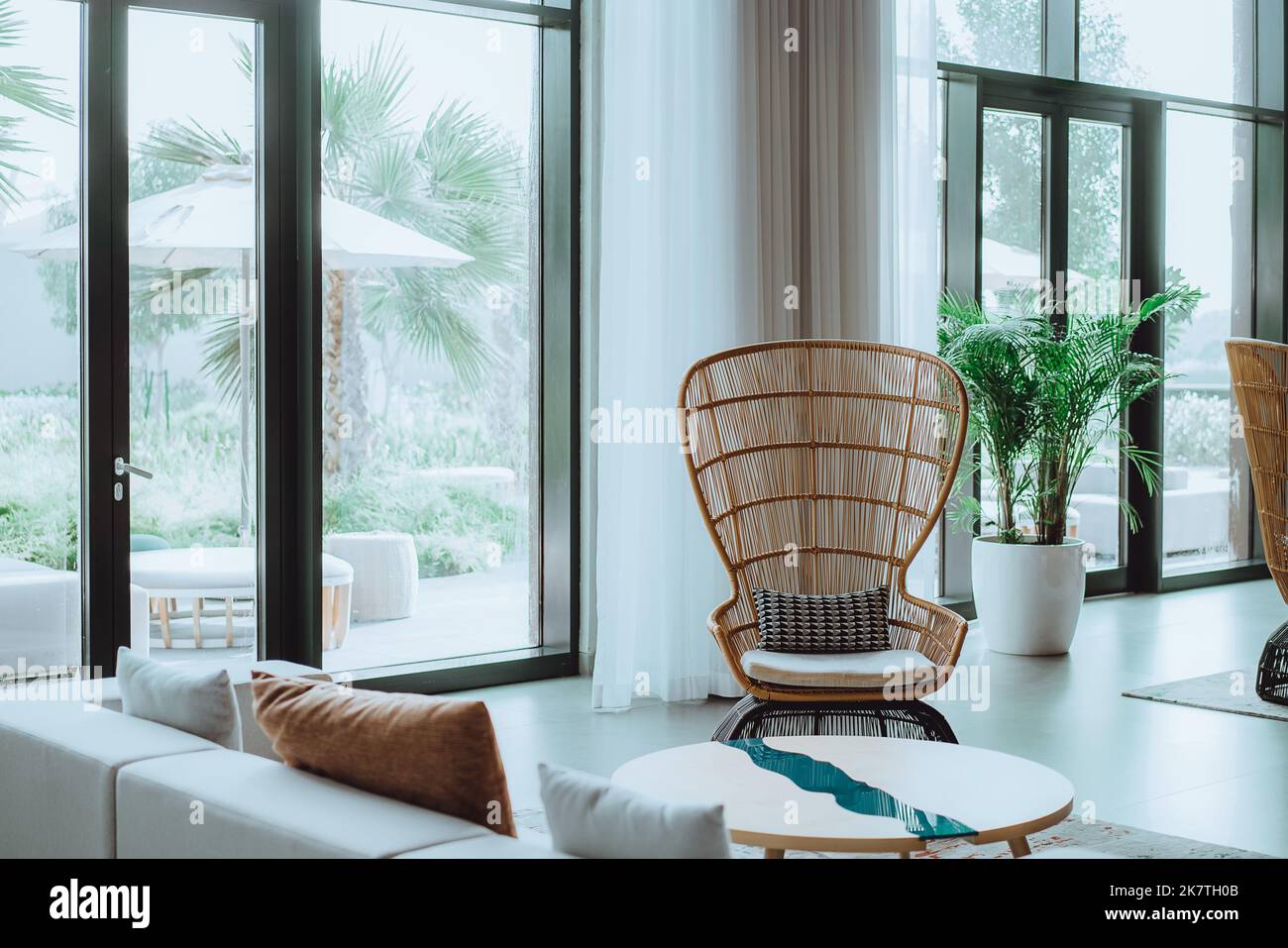 Palm trees living room hi-res stock photography and images - Alamy