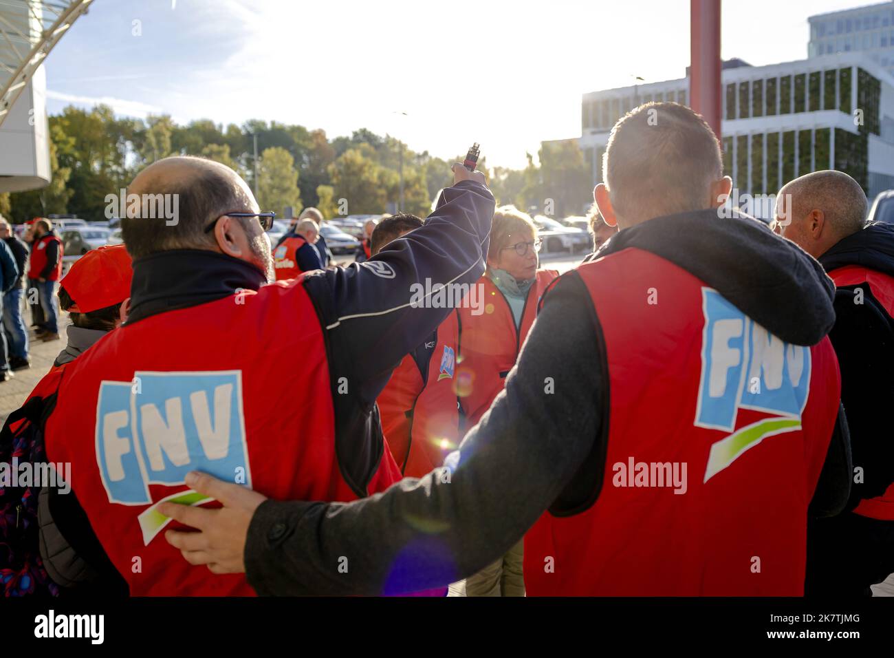 2022-10-19 09:43:15 UTRECHT - FNV members are meeting to register for a ...