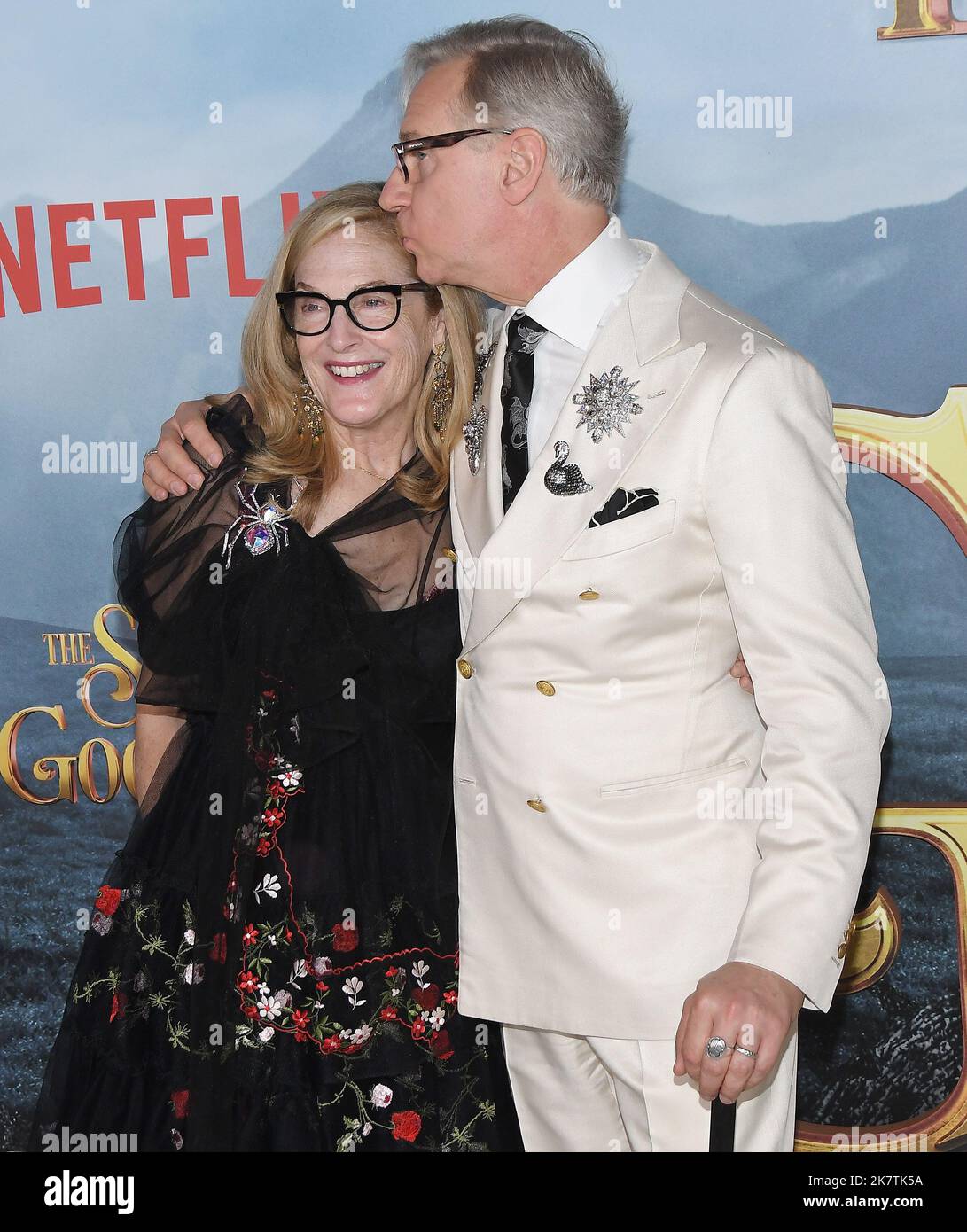 Los Angeles, USA. 18th Oct, 2022. (L-R) Laurie Feig and Paul Feig at ...