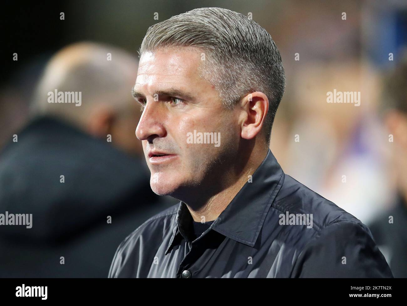 Löwe manager hi-res stock photography and images - Alamy