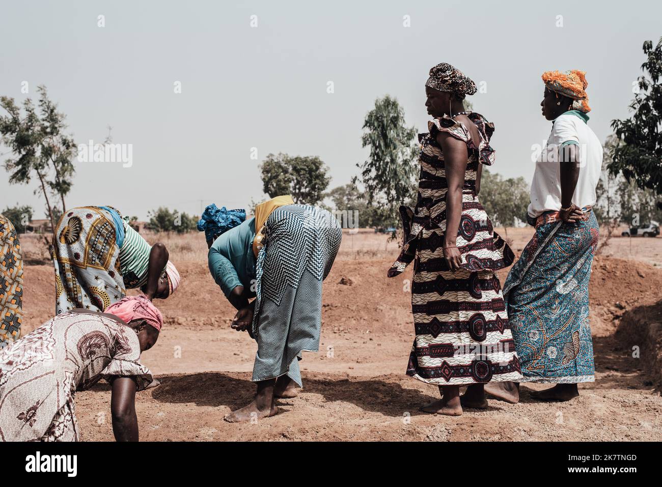 Women cooperative africa hi-res stock photography and images - Alamy