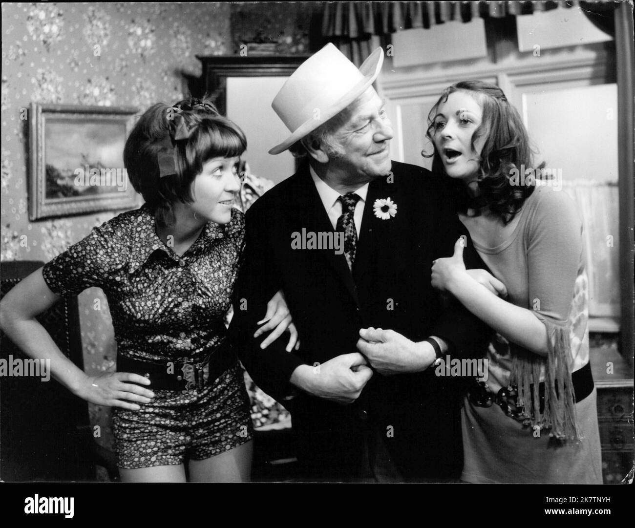 Ohnsorg-Theater "Jonny der Dritte" - Diese beiden Strandmiezen (Birgitt ...