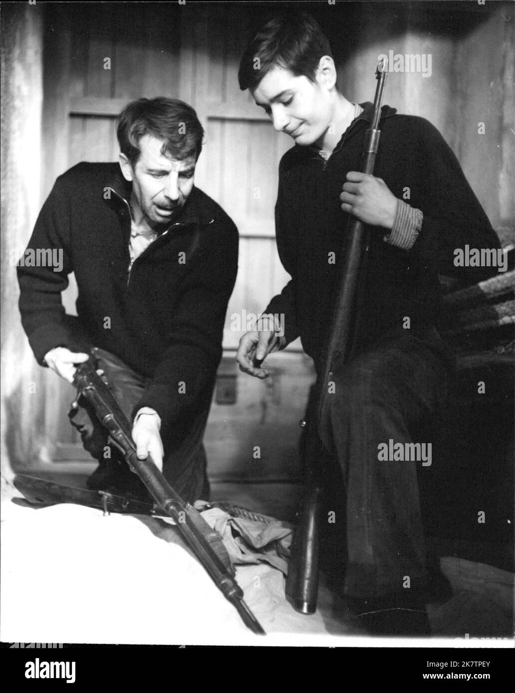 Theaterstück "Die Gewehre der Frau Carrar" - Eine Szene aus der Brecht ...