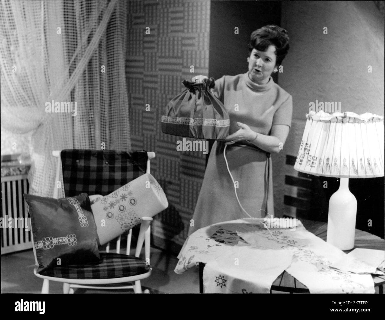 Ruth Scholz-Peters in "Handdruck auf Stoff und Papier" - Gezeigt wird ...